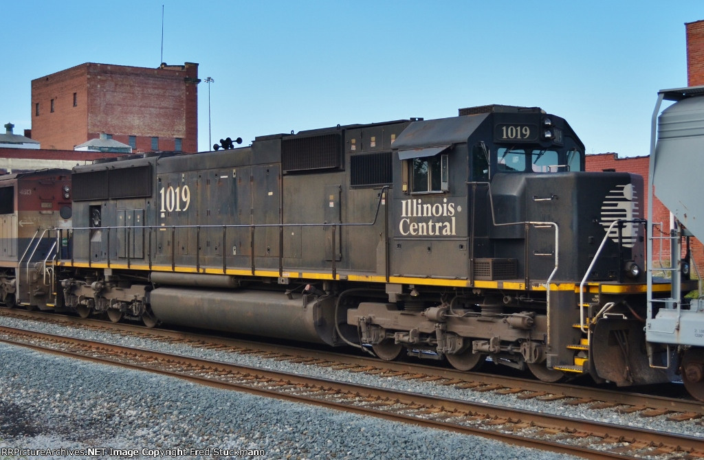 IC 1019 is the first time I've seen a Death Star.